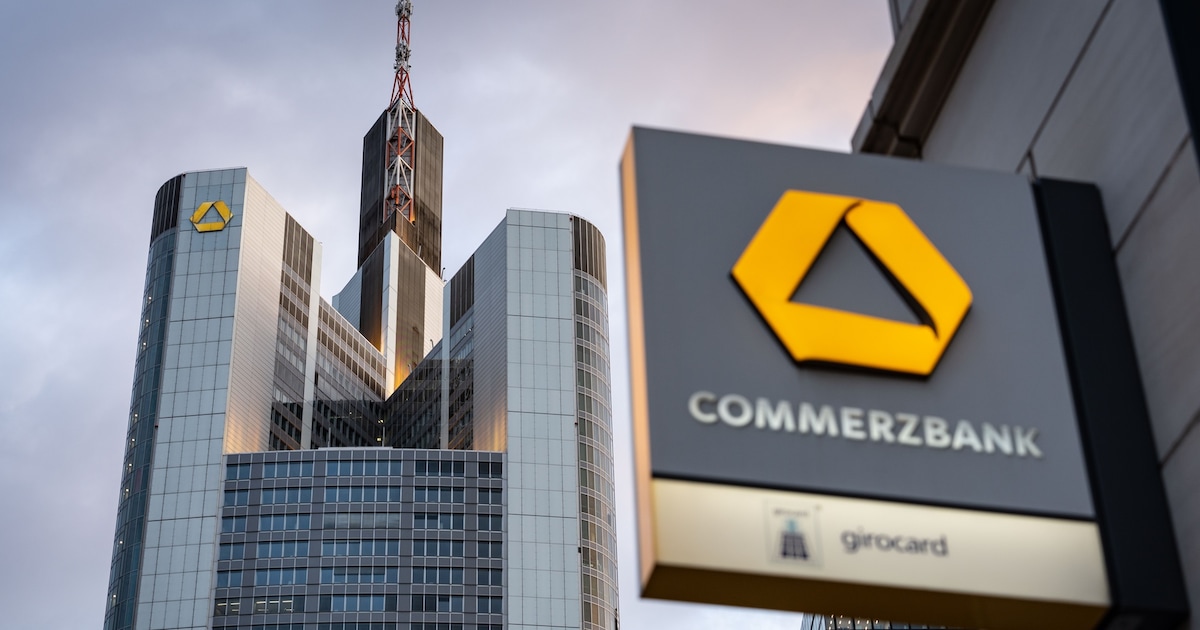 Kahlschlag bei der Commerzbank! Tausende Jobs wegen Übernahme in Gefahr ... Kahlschlag bei der Commerzbank! Tausende Jobs wegen Übernahme in Gefahr ...